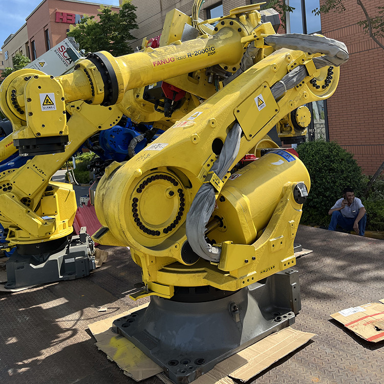 Was sind die Vor- und Nachteile der Roboterarme von ABB und FANUC?